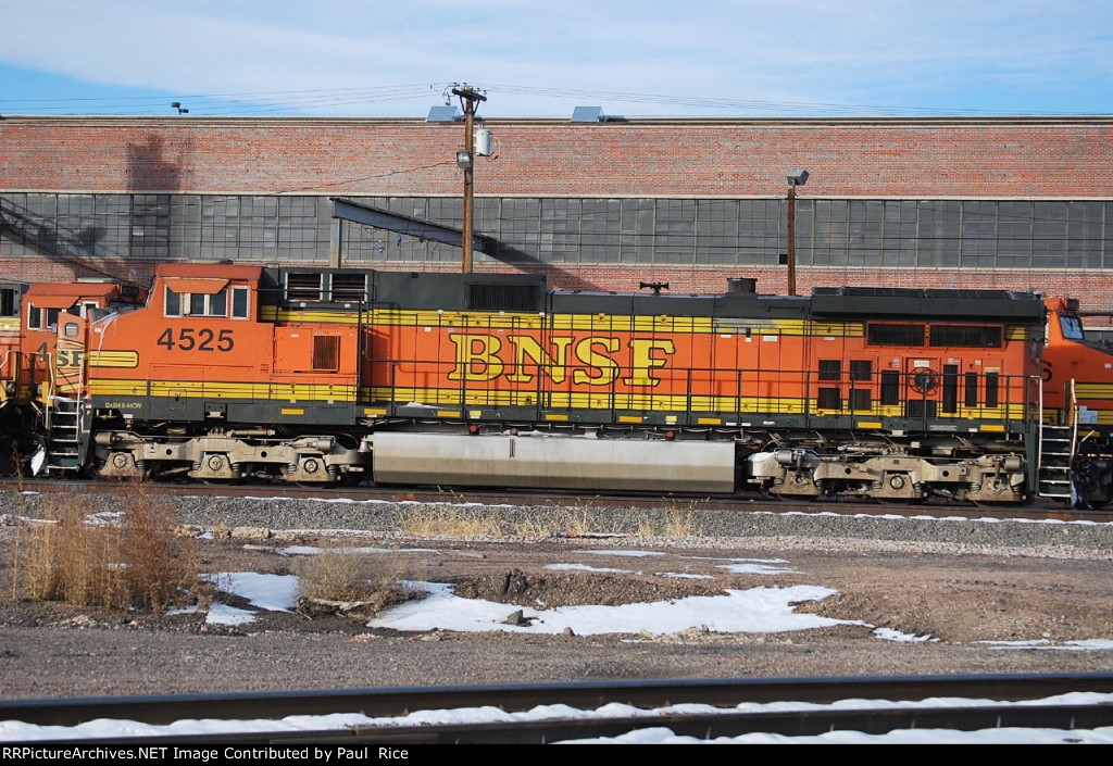 BNSF 4525